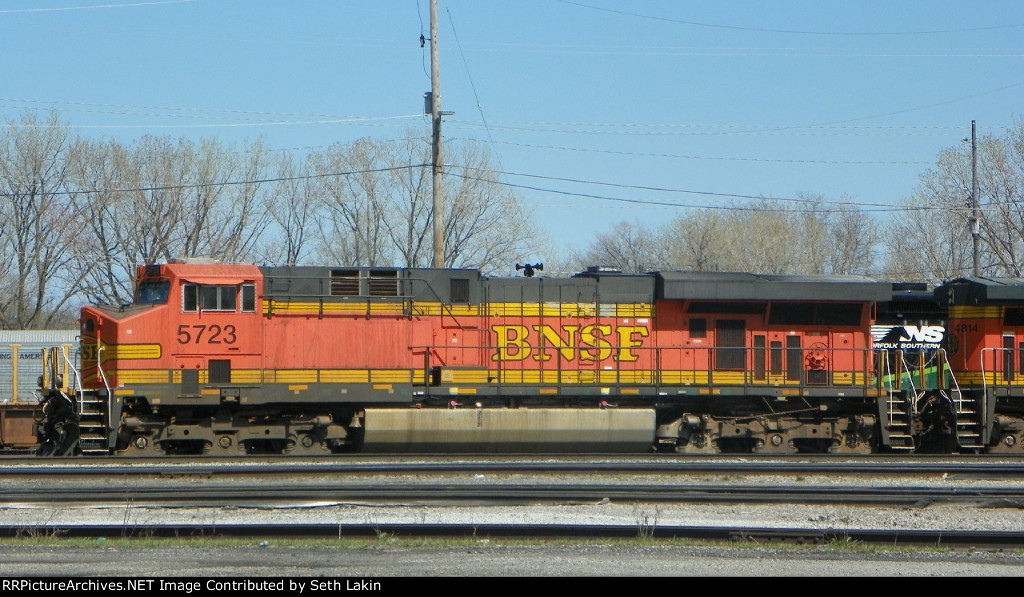 BNSF 5723